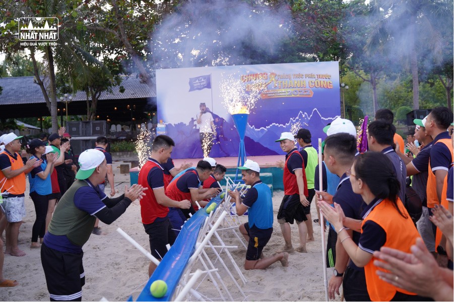 Bùng cháy Teambuilding 2022 gắn kết tinh thần đồng đội